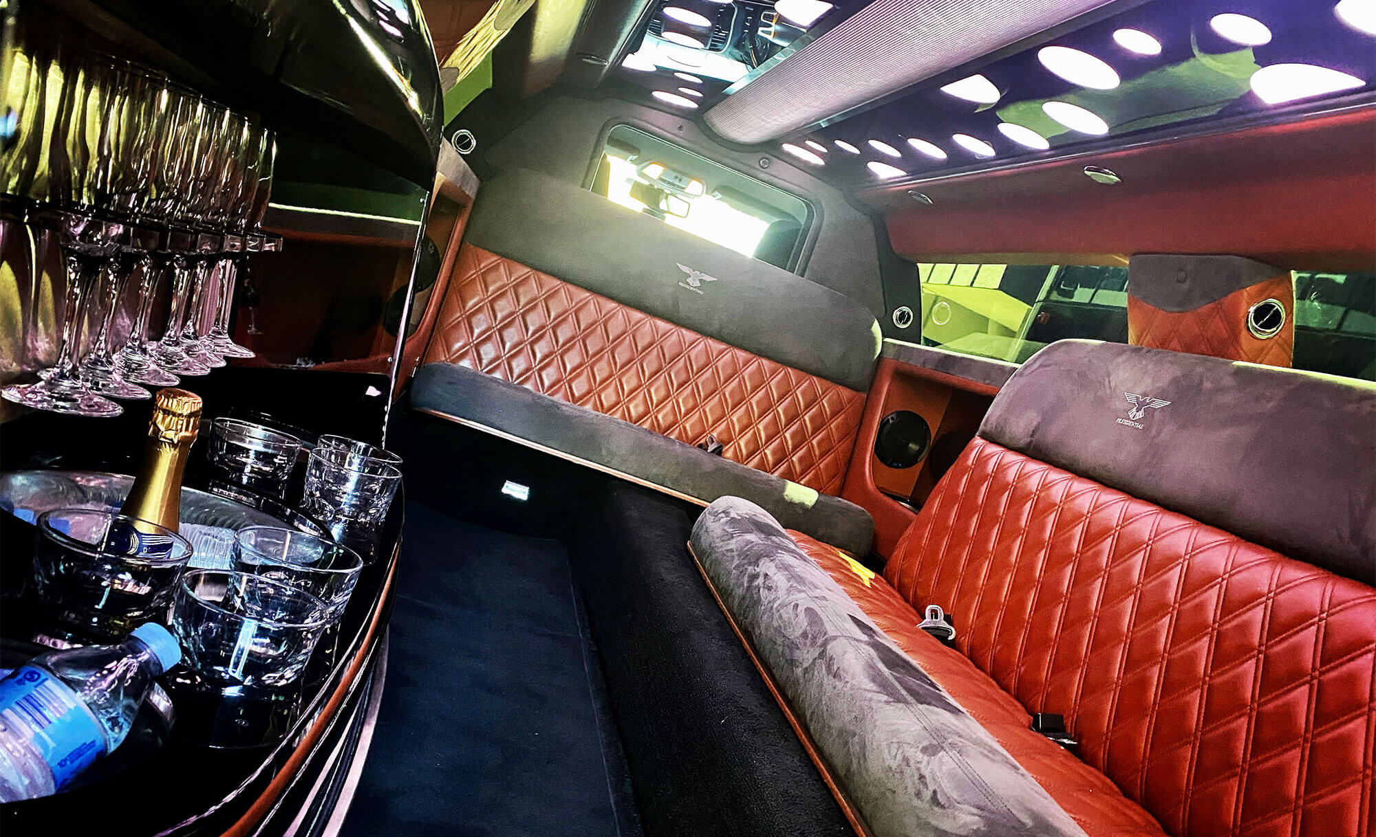 Black beauty limousine : Limousine Hire Melbourne - black Chrysler Limos